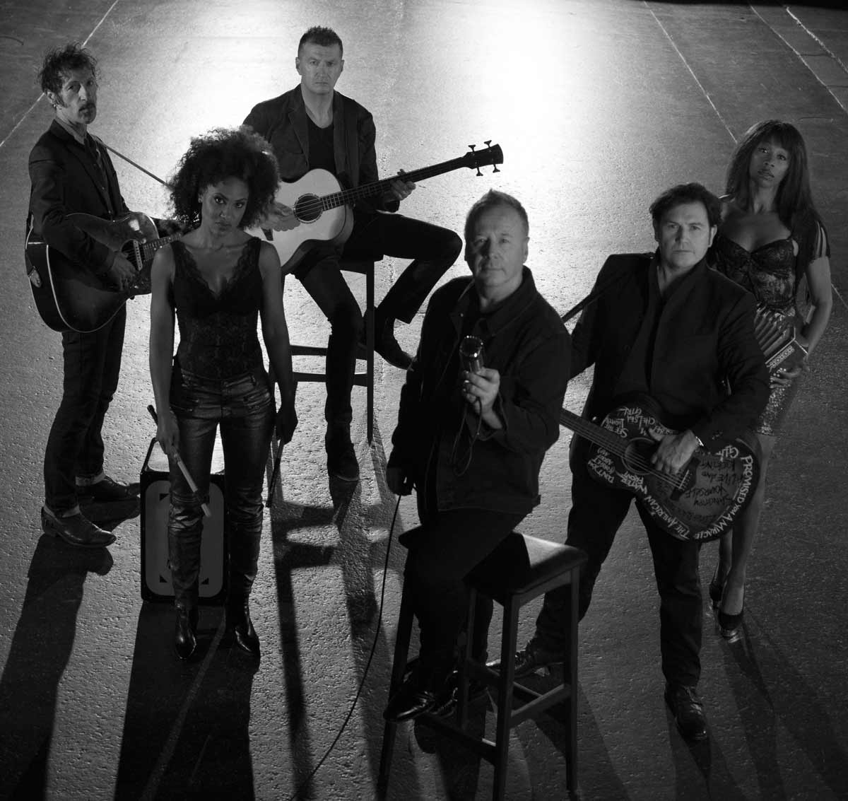 Simple Minds Acoustic Promo Images - SIMPLEMINDS.COM